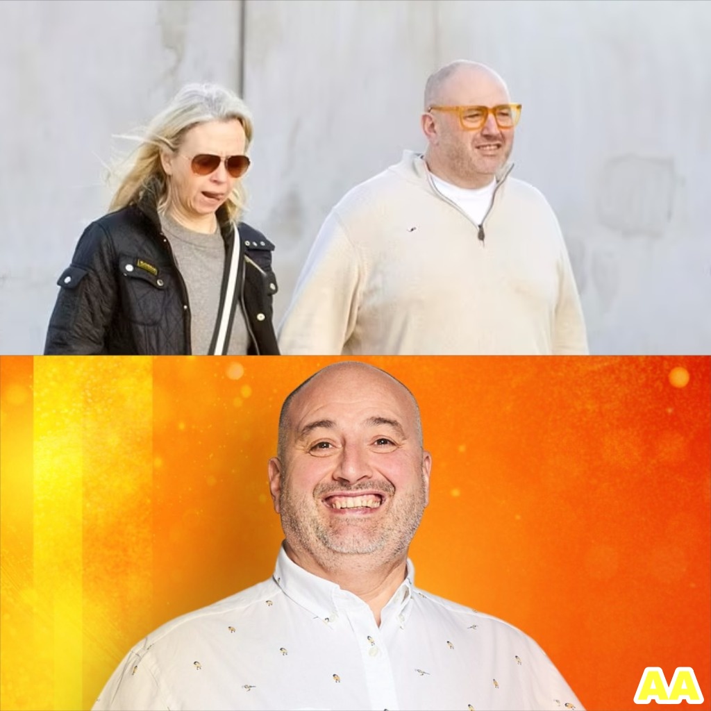 VIDEO: Liz Brookes makes suspicious hand signals while appearing with ...